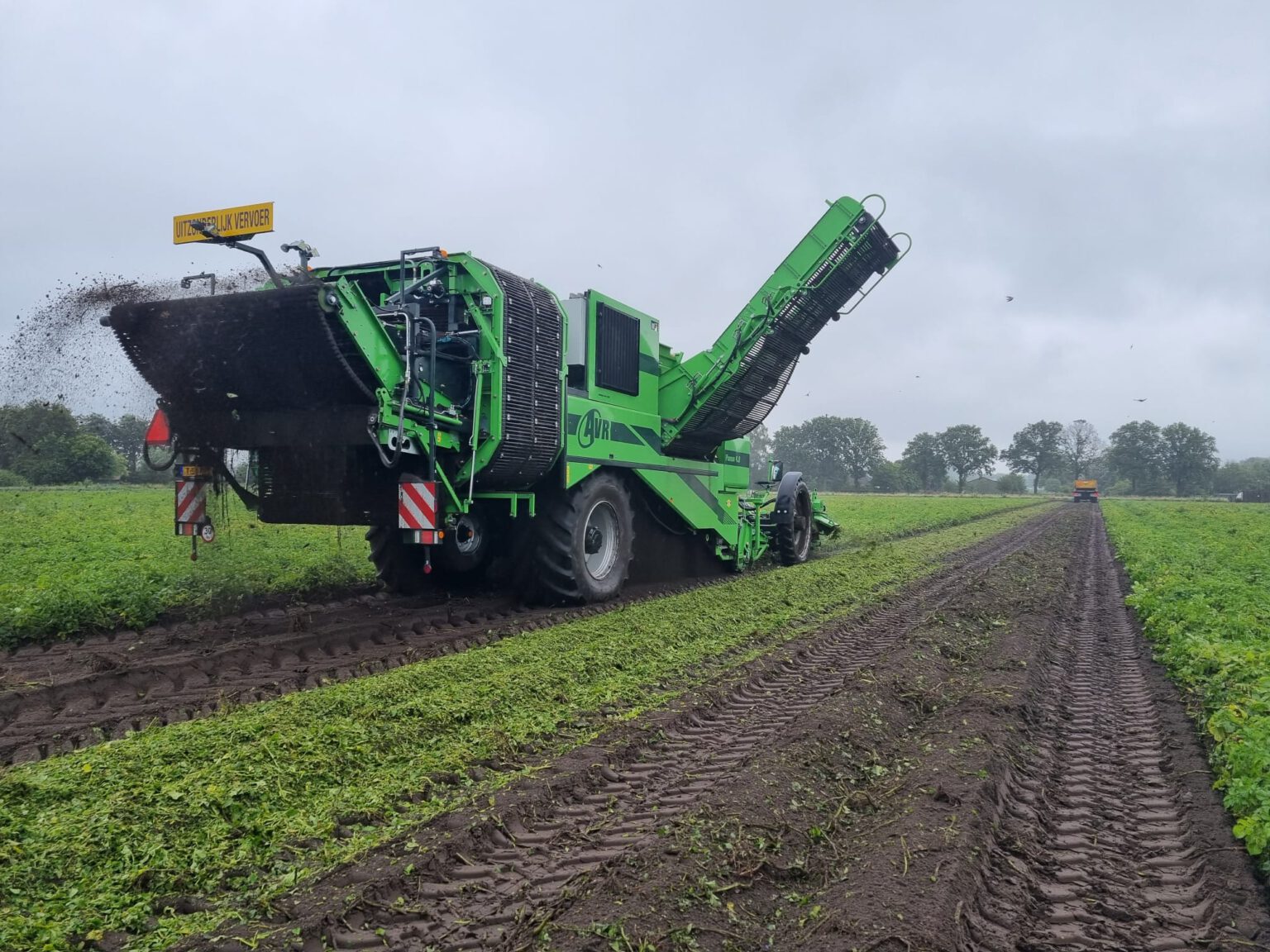 Nieuwe AVR Puma 4.0 rooier - Ploegmakers Groep